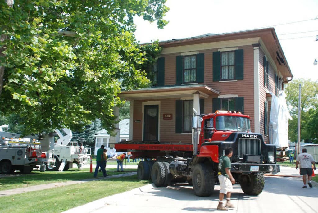 Structural Moving · Modern Movers