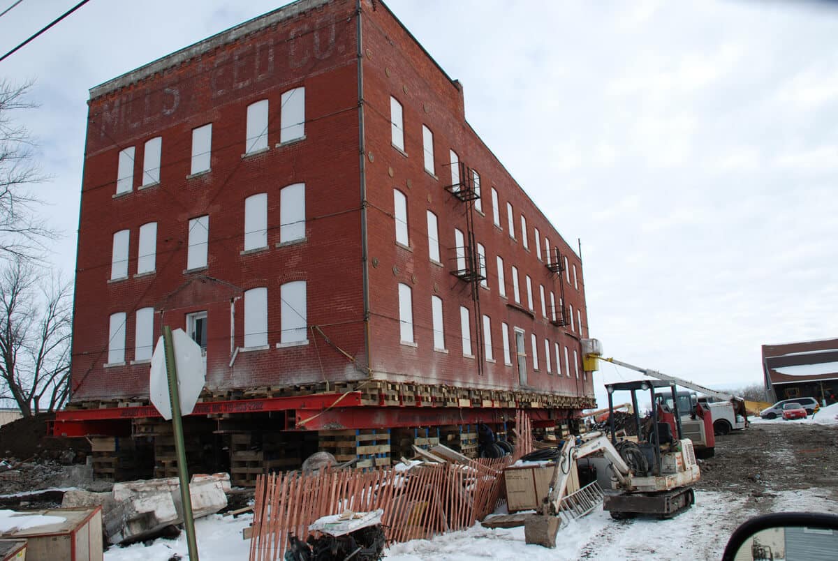 Structural Moving · Modern Movers