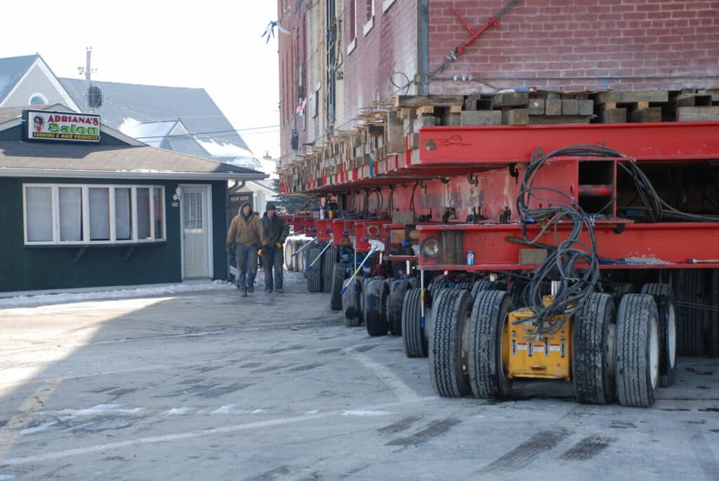 Structural Moving · Modern Movers